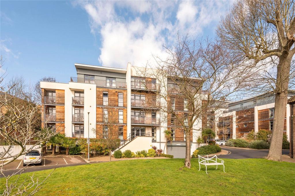 Gloucester House, 21 Scott Avenue, London 2 bed flat for sale - £550,000