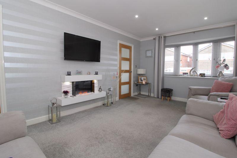 Heygate Way Aldridge Ws9 8sd 2 Bed Detached Bungalow For Sale £283 500