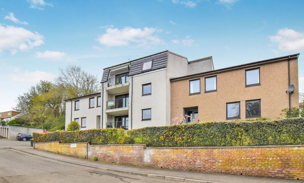 Moredun Square, Craigie, Perth 2 bed apartment - £190,000