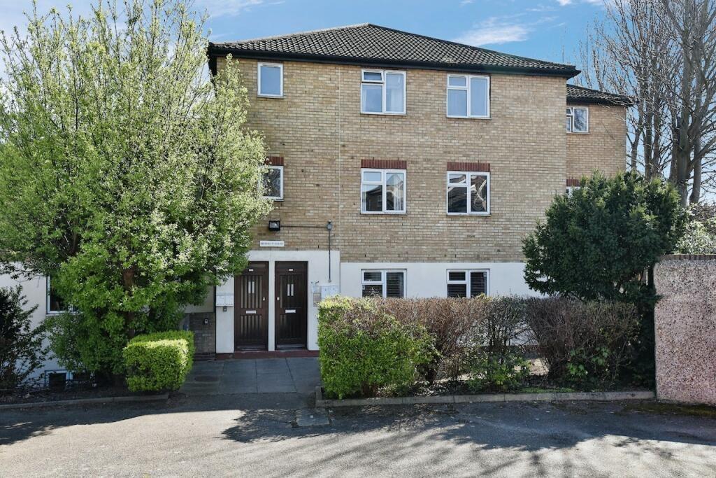 Knowles Hill Crescent, London, SE13 Studio - £210,000
