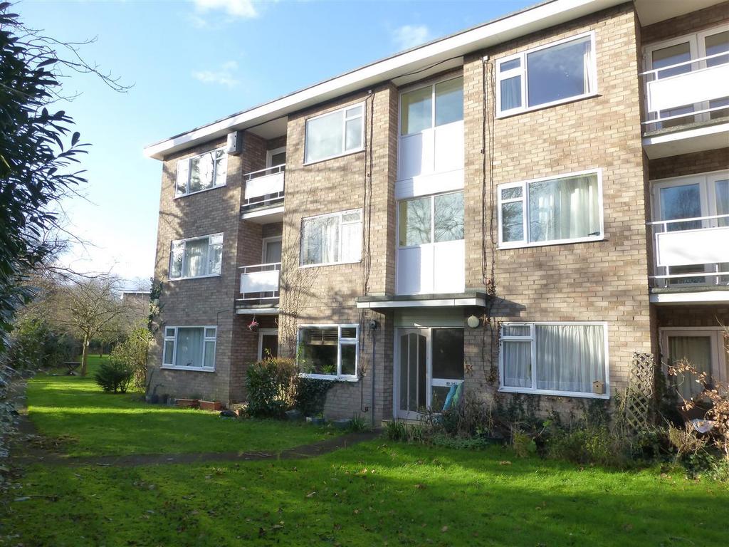 St. Johns Court, Warwick 2 bed apartment - £850 pcm (£196 pw)