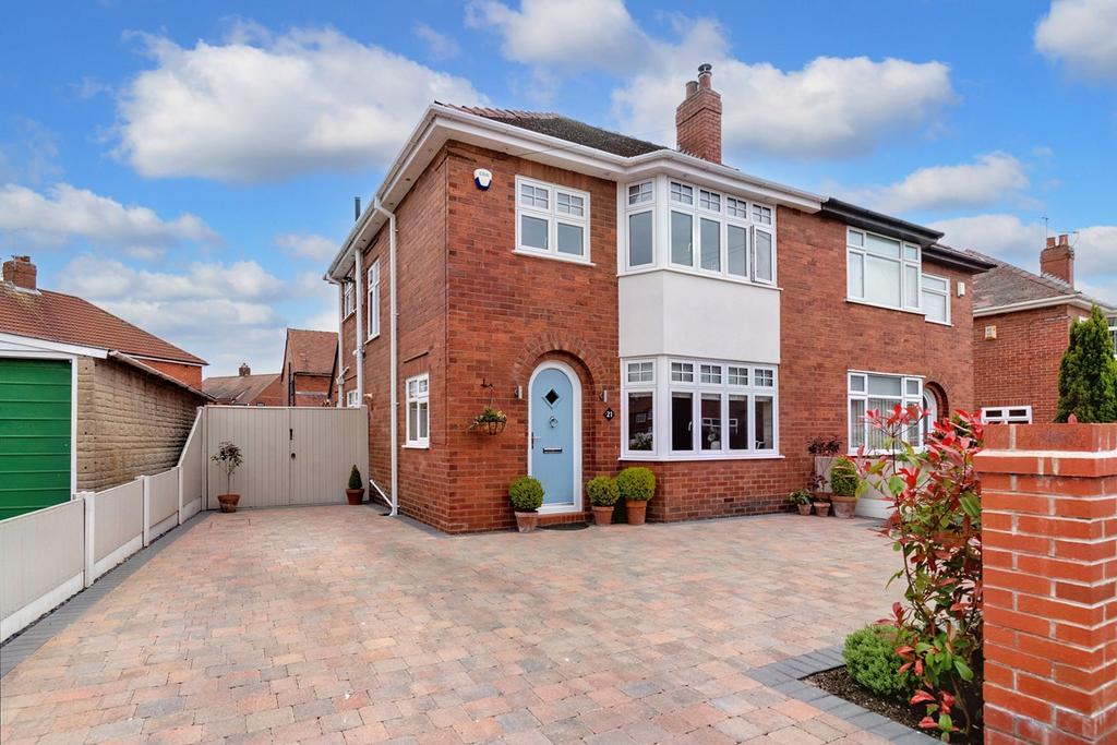 Roscoe Avenue Warrington Wa2 3 Bed Semi Detached House For Sale £