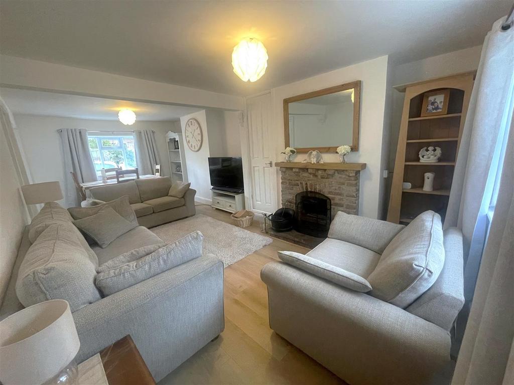 Manor Farm Cottage, Main Street Foxholes, Driffield, East Yorkshire ...
