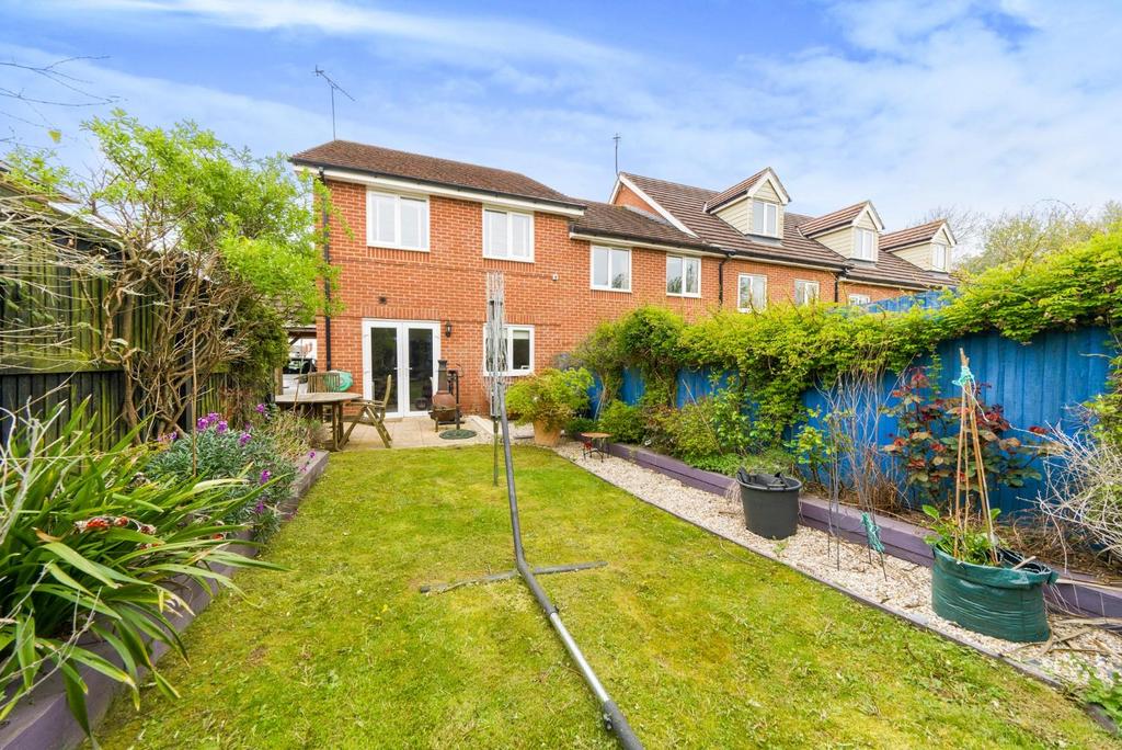 Kings Avenue, Ashford TN23 3 bed end of terrace house - £357,500