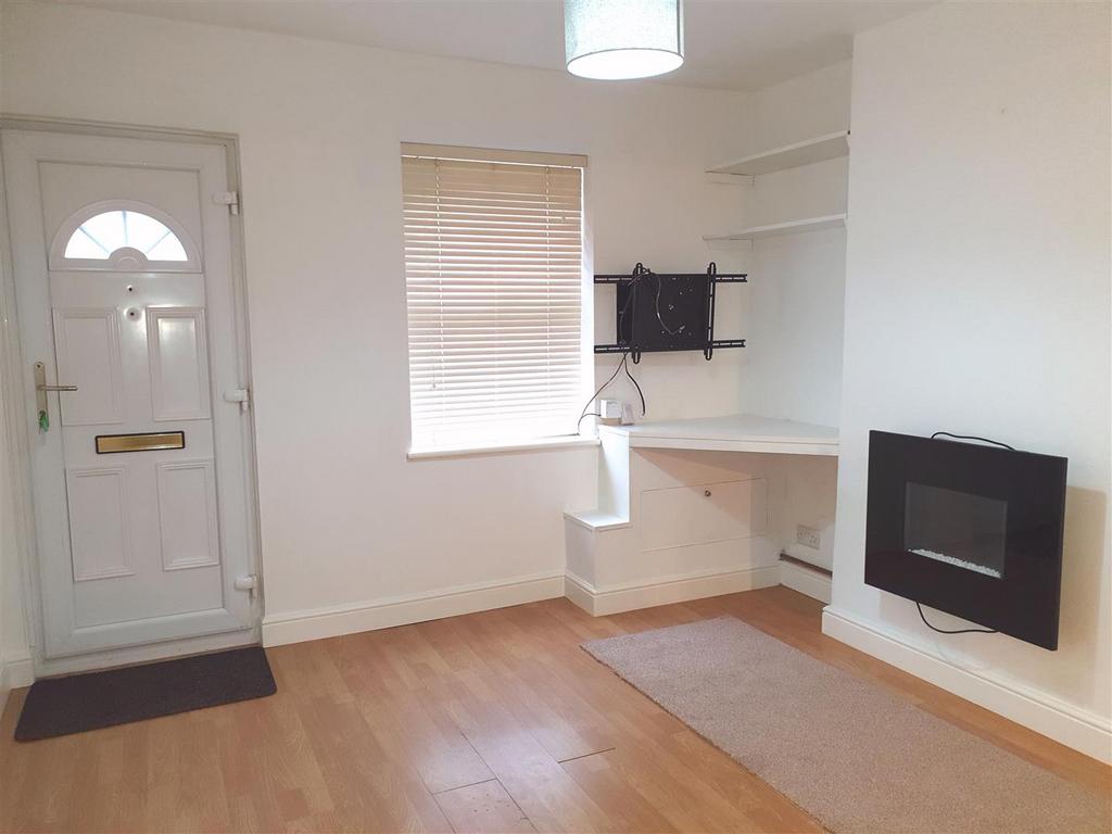 Hurdsman Street, SY11 1LY 2 bed terraced house - £625 pcm (£144 pw)