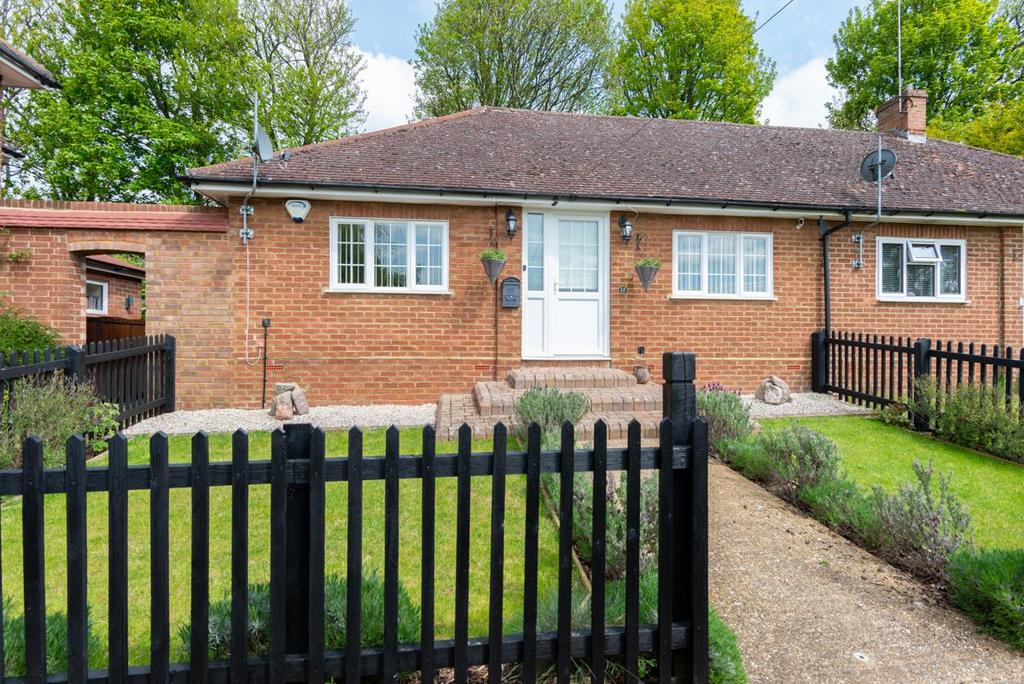 Lower Way, Great Brickhill... 2 bed semi-detached bungalow for sale - £ ...
