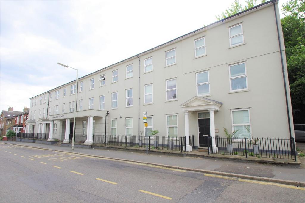 North West, Woodford Road, Watford, WD17 1 bed apartment - £1,200 pcm ...