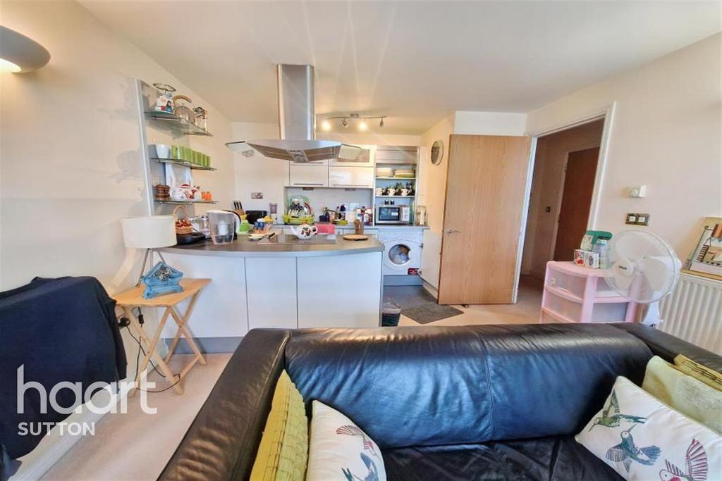 Throwley Way, Sutton 1 bed flat - £1,200 pcm (£277 pw)