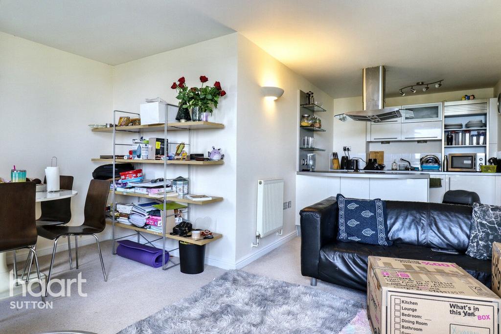 Throwley Way, Sutton 1 bed flat - £1,400 pcm (£323 pw)
