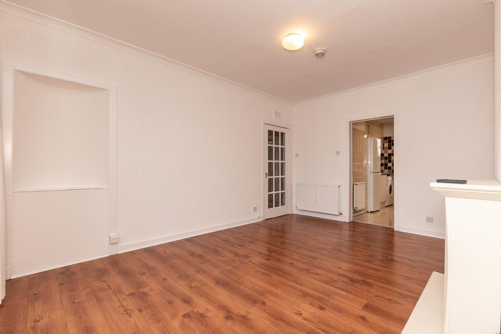 Archerhill Crescent Knightswood 2 Bed Apartment £875 Pcm £202 Pw