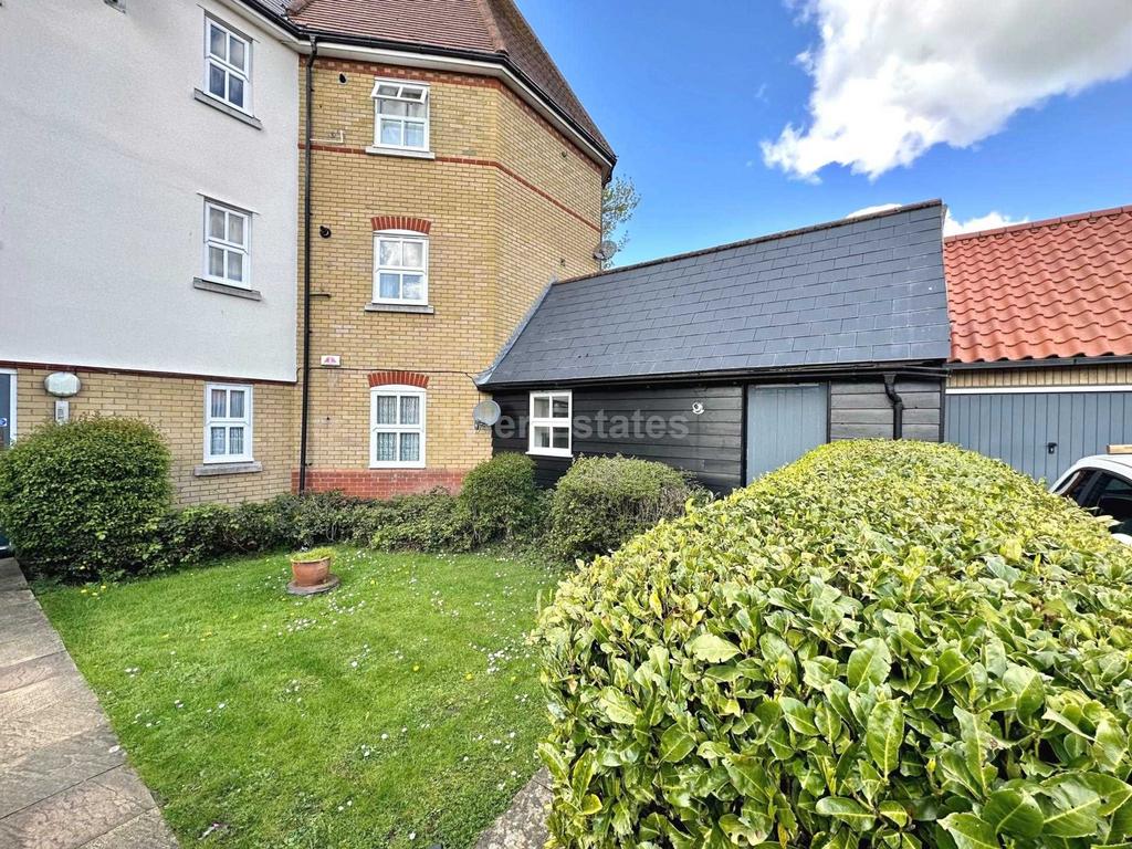 Bridge Street, Basildon SS15 2 bed apartment for sale - £240,000
