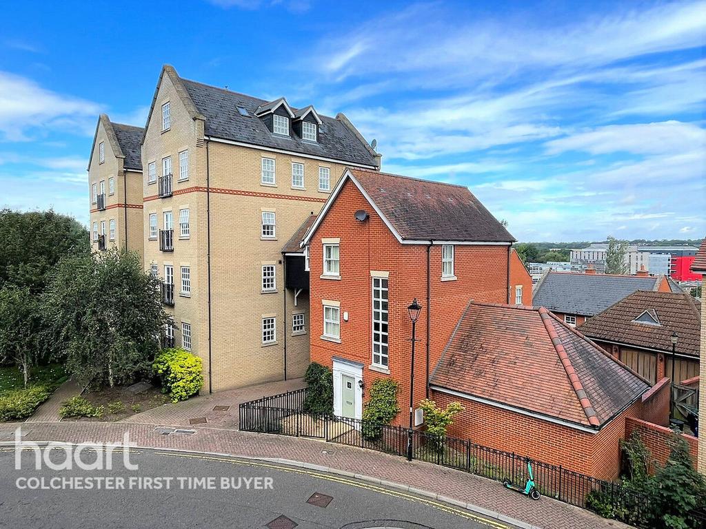 Henry Laver Court, Colchester 3 bed apartment - £235,000