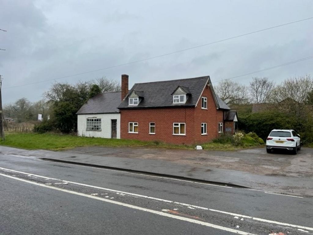 Warwick Road, Knowle, B93 0EF Farm house - £1,700,000