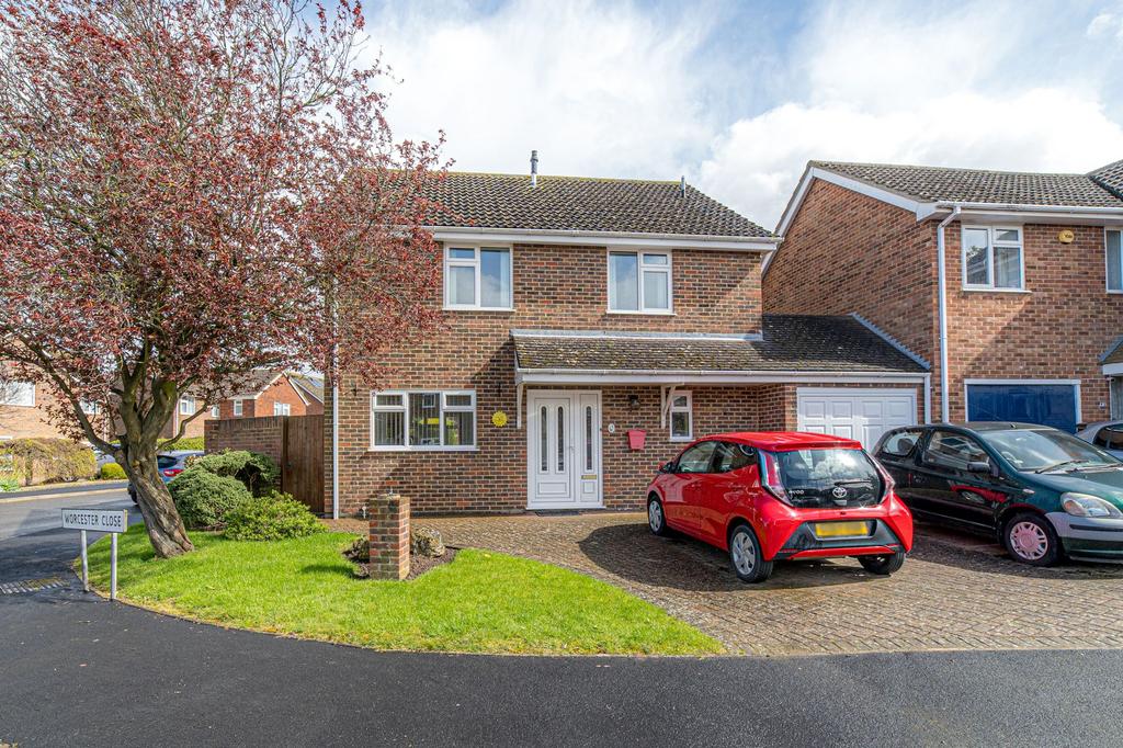 Worcester Close, Faversham, ME13 3 bed semi-detached house for sale - £ ...