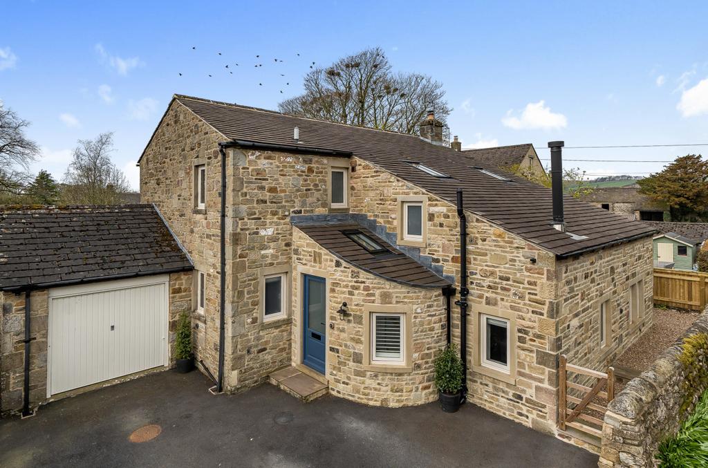 Cracoe, Skipton, North Yorkshire, BD23 5 bed detached house - £750,000