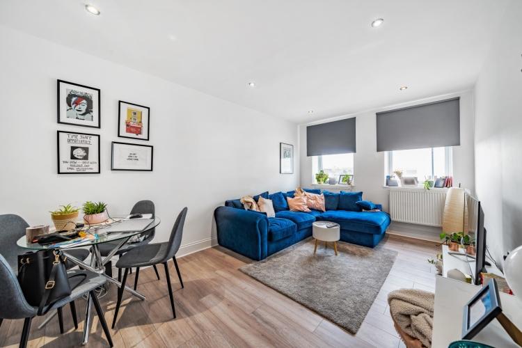 Streatham High Road London SW16 1 bed apartment - £1,500 pcm (£346 pw)