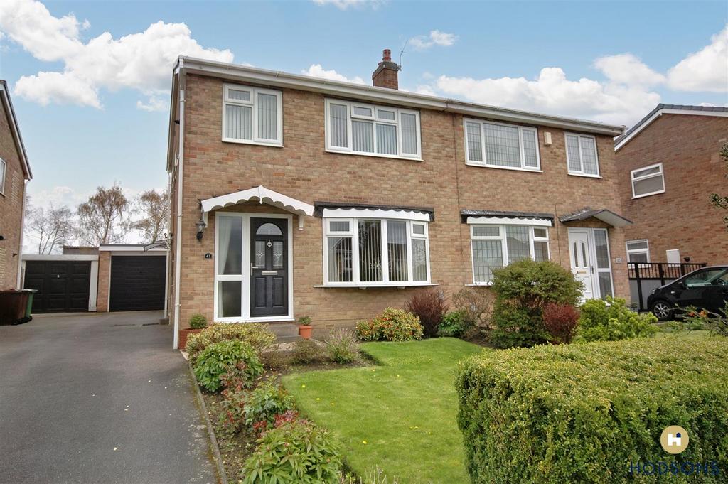 Longlands Road, Ossett WF5 3 bed semi-detached house - £255,000