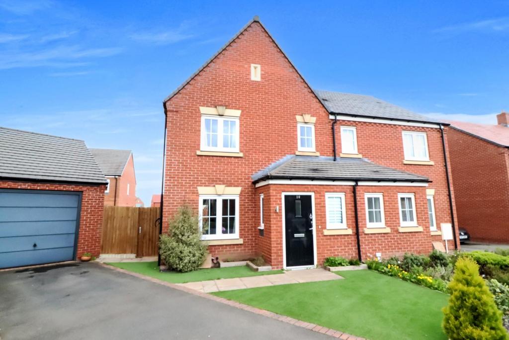Lionheart Avenue Bishops Tachbrook 3 Bed Semi Detached House £340 000