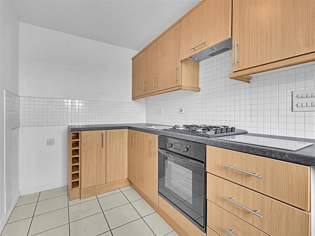 Alverley Road, Daimler Green 3 bed townhouse - £1,100 pcm (£254 pw)