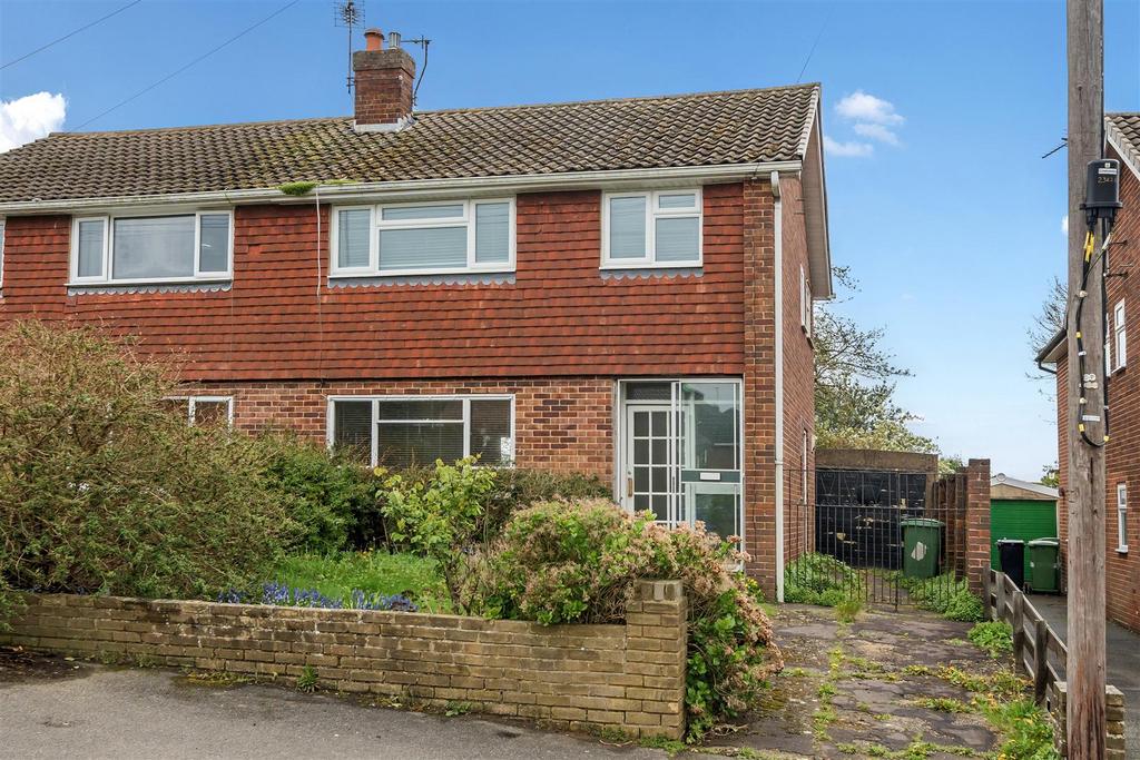 Woolley Road, Maidstone 3 bed end of terrace house - £300,000