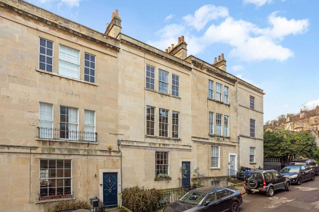 Hanover Street 4 bed house - £3,500 pcm (£808 pw)