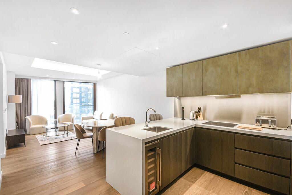 London SW8 1 bed apartment - £3,900 pcm (£900 pw)