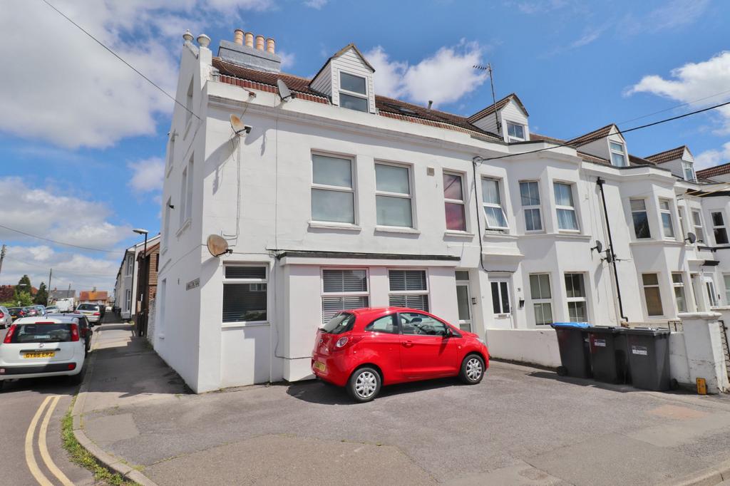 Royal George Road, Burgess Hill, RH15 1 bed flat - £190,000