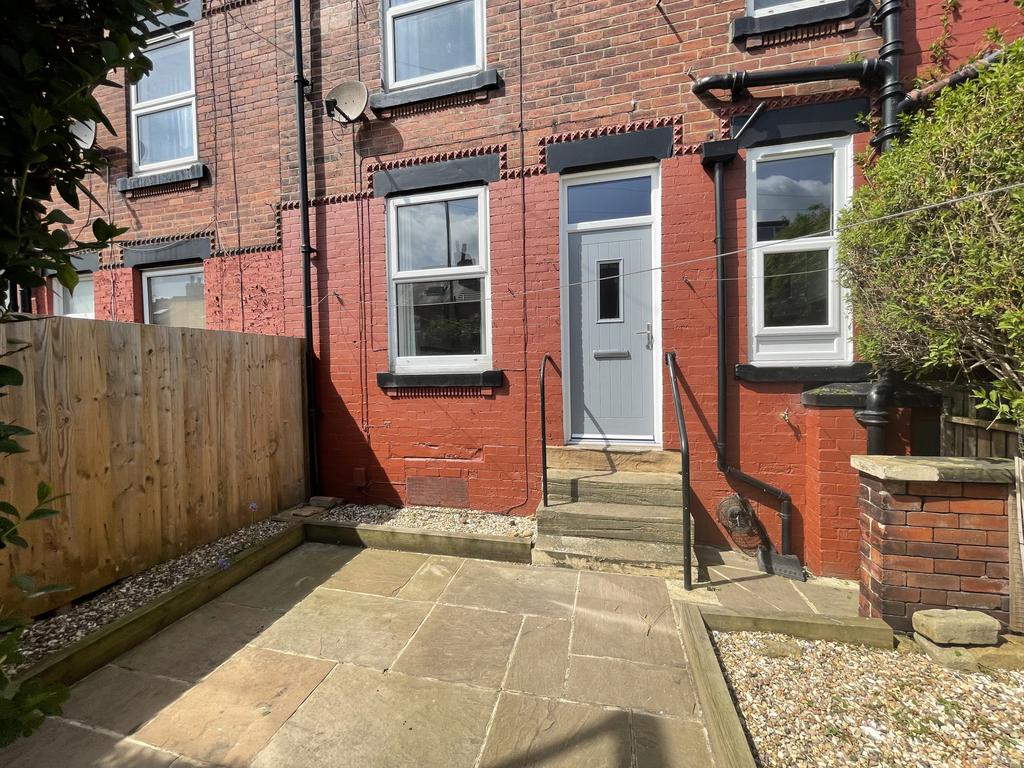 Nowell Grove, Leeds, West Yorkshire, LS9 2 bed terraced house - £900 ...