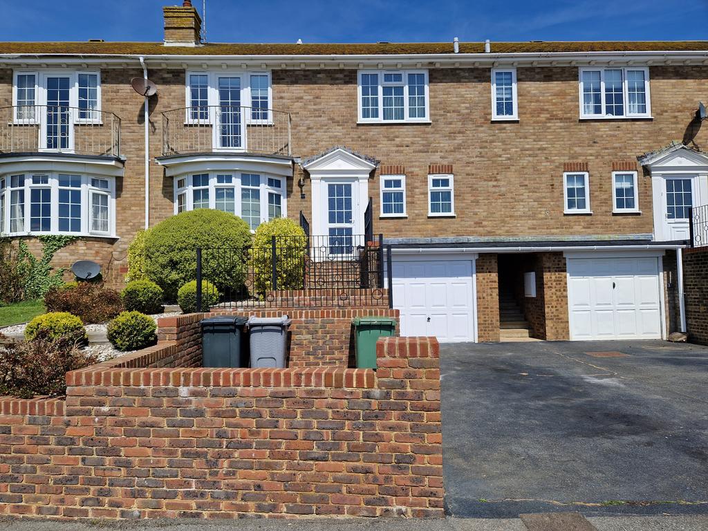 Bexhill on Sea TN40 4 bed terraced house - £1,800 pcm (£415 pw)