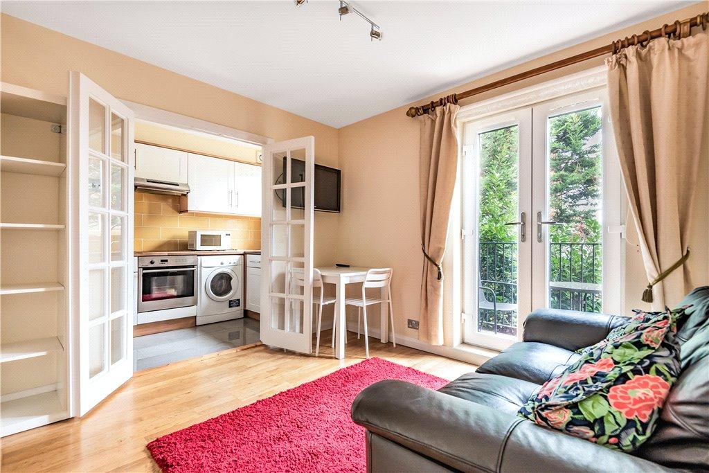 Pages Walk, London, SE1 2 bed apartment - £2,200 pcm (£508 pw)