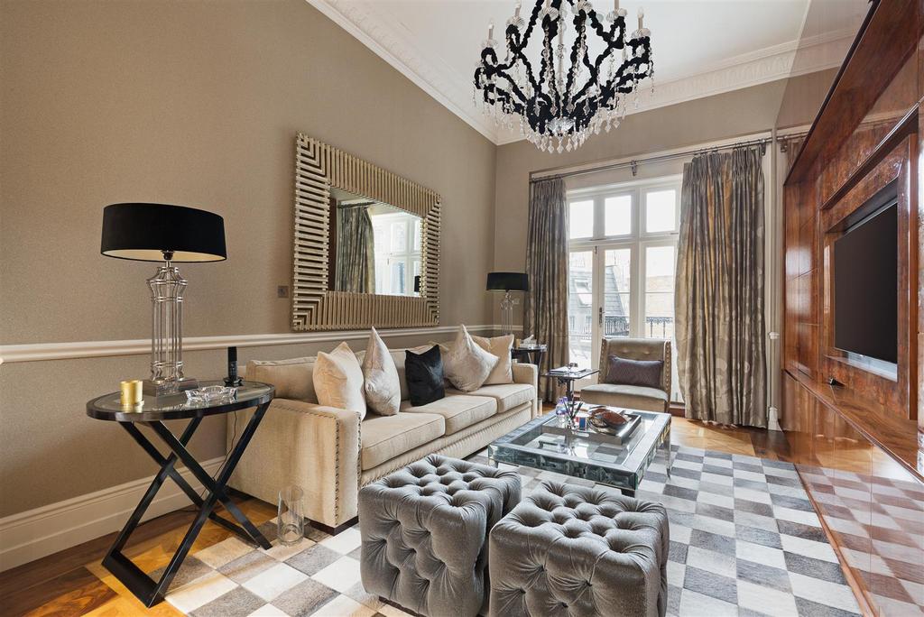 Chesham Place SW1 5 bed house - £30,117 pcm (£6,950 pw)