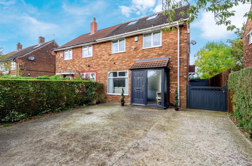Latchmere Drive, West Park, Leeds... 3 bed semi-detached house - £240,000