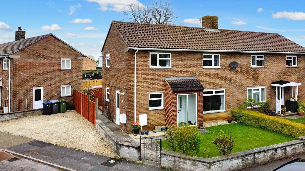 Trowbridge, Trowbridge BA14 3 bed semi-detached house - £250,000