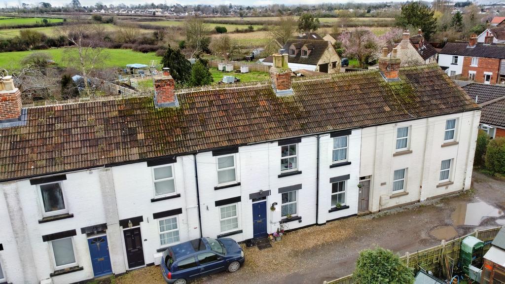 Hilperton Marsh, Trowbridge BA14 3 bed terraced house - £300,000