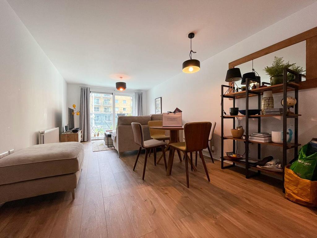 Building 50, Argyll Road, Woolwich... 2 bed flat - £2,250 pcm (£519 pw)