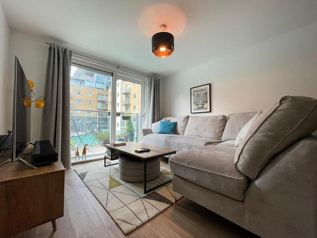 Building 50, Argyll Road, Woolwich... 2 bed flat - £2,250 pcm (£519 pw)