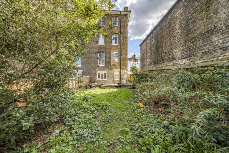 Bennett Park London SE3 2 bed apartment - £1,650 pcm (£381 pw)