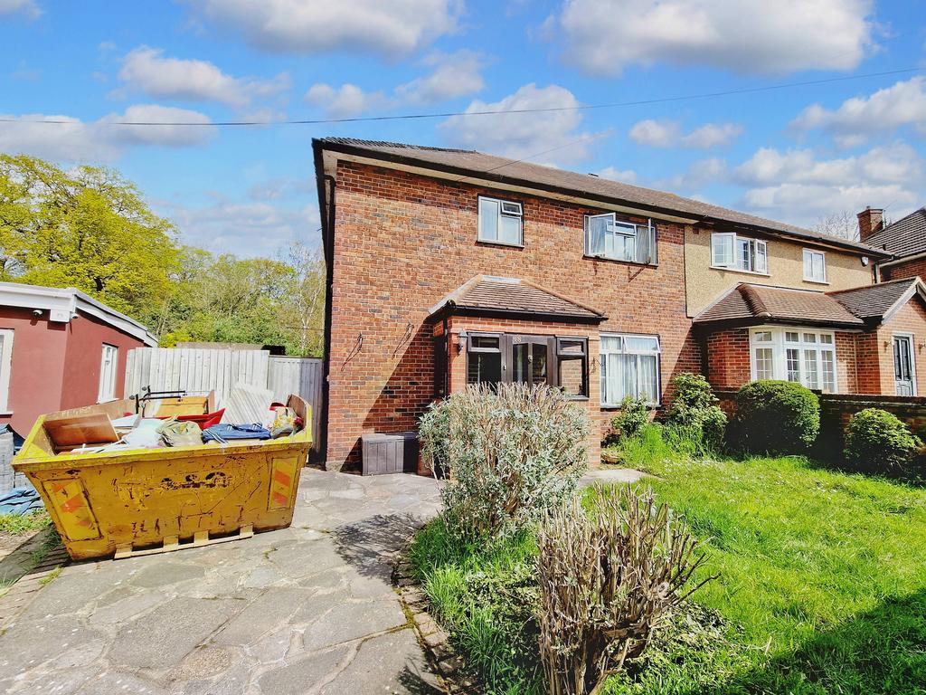 Sedgefield Crescent, Romford RM3 3 bed semi-detached house - £410,000