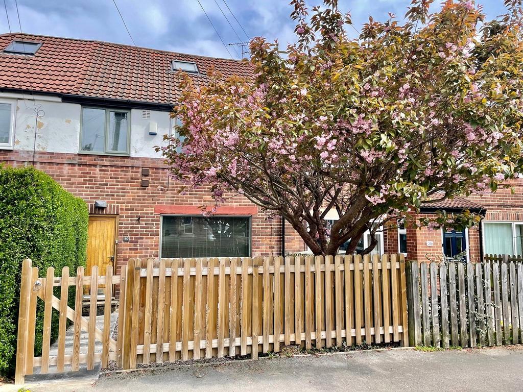 Sussex Avenue, Horsforth, Leeds, West... 3 bed semi-detached house - £ ...
