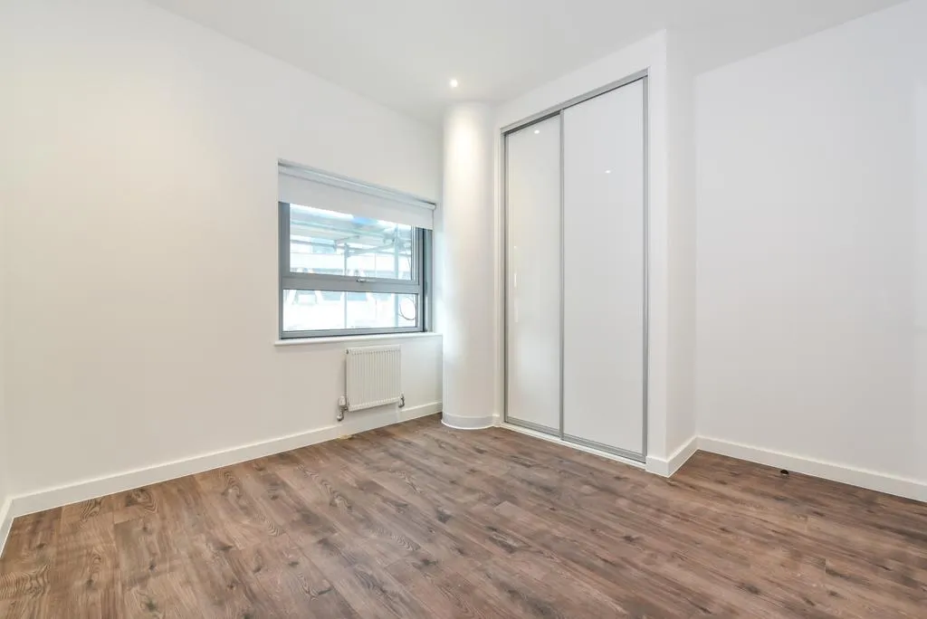 Delta Point, 35 Wellesley Road, Croydon, Surrey, CR0 1 bed flat - £ ...