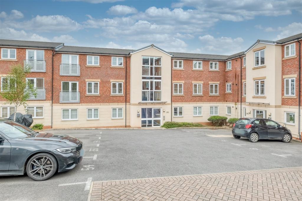 Hollington House, Dixon Close... 1 bed apartment - £120,000
