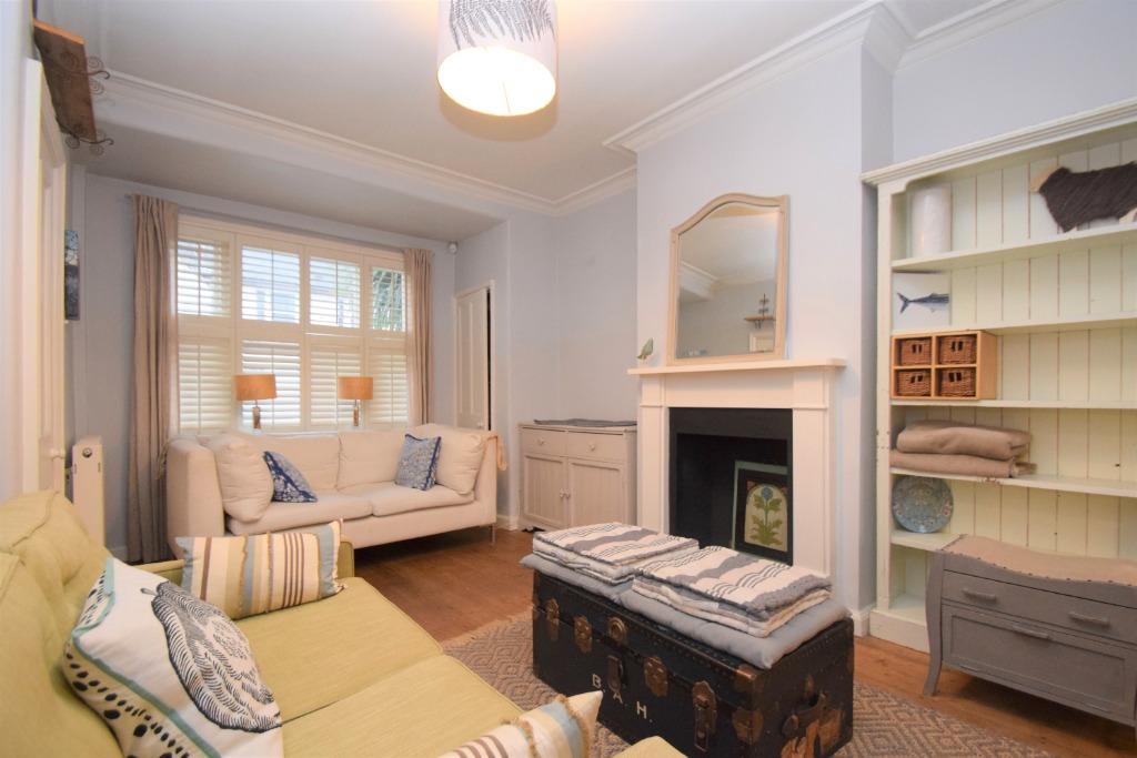 Derinton Road, London, SW17 3 bed flat - £3,350 pcm (£773 pw)