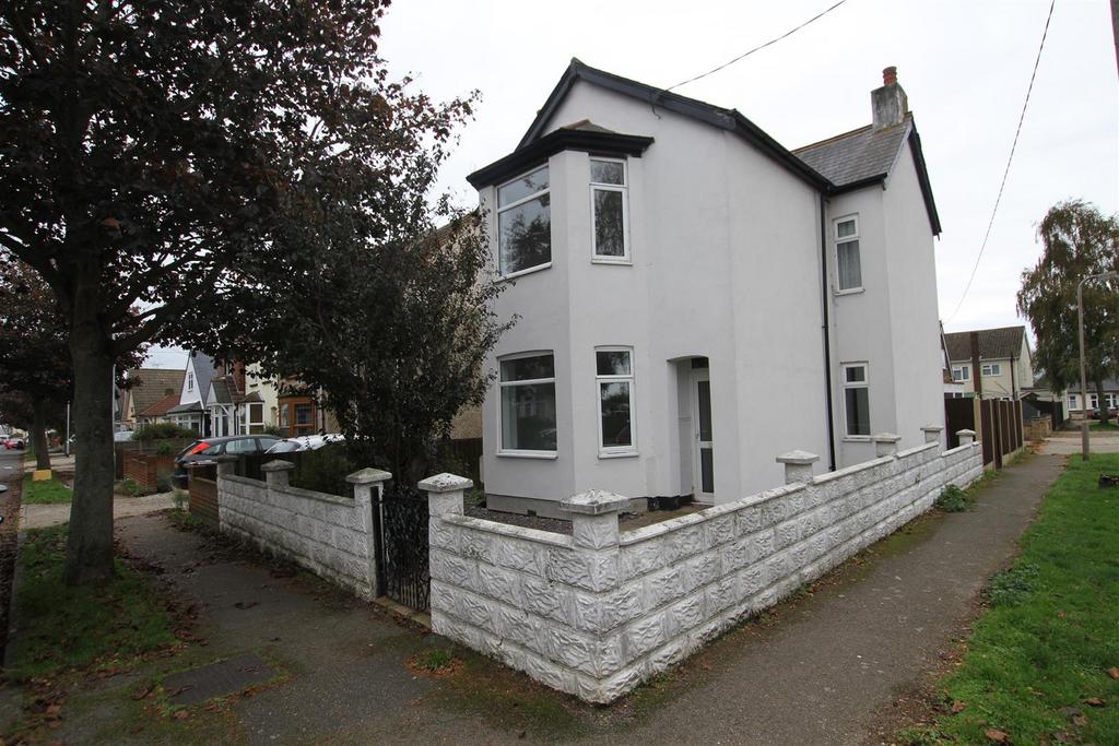 Beech Road, Benfleet, Essex 3 bed detached house - £1,500 pcm (£346 pw)
