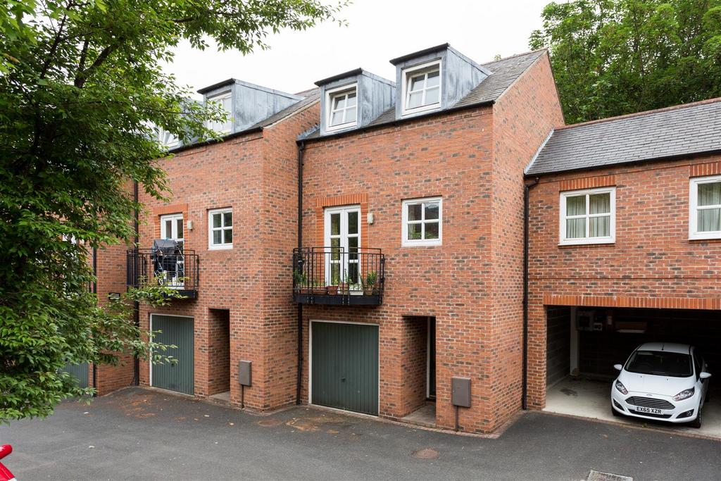 Tanner Row, York 2 bed detached house - £1,100 pcm (£254 pw)