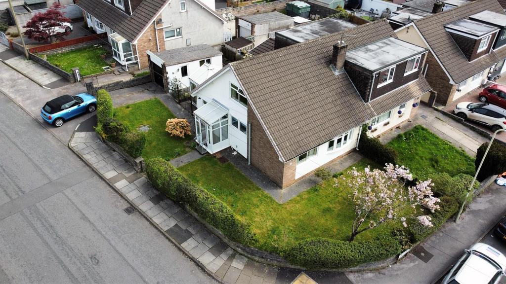 Verland Way, Pencoed, Bridgend 3 bed semi-detached bungalow - £220,000