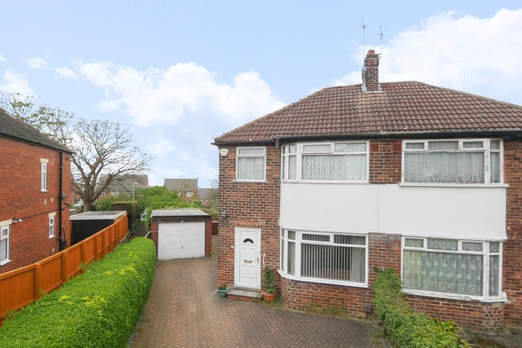 Calverley Garth, Bramley, LS13 3LJ 3 bed semi-detached house - £220,000