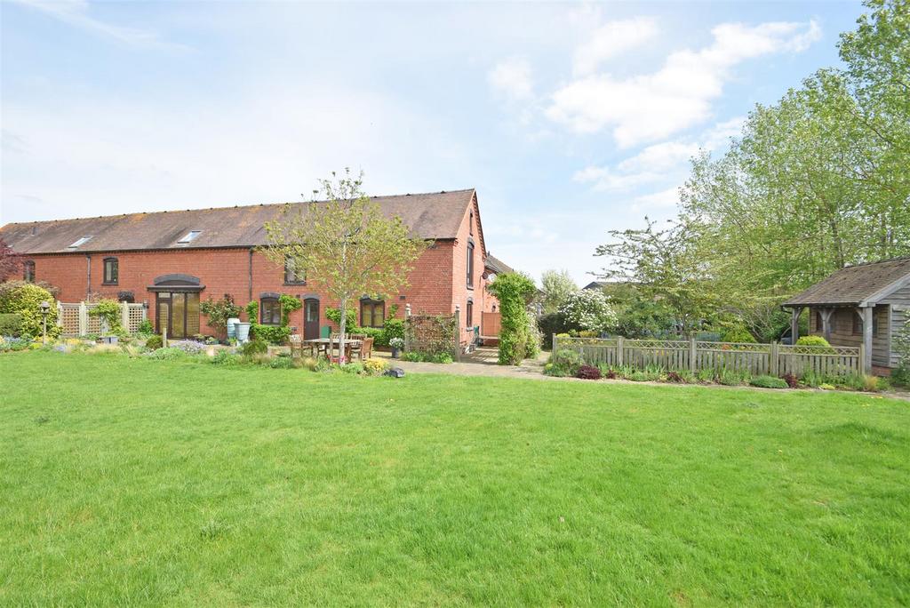 Boreton Mews, Condover, Shrewsbury 4 bed barn conversion for sale - £ ...