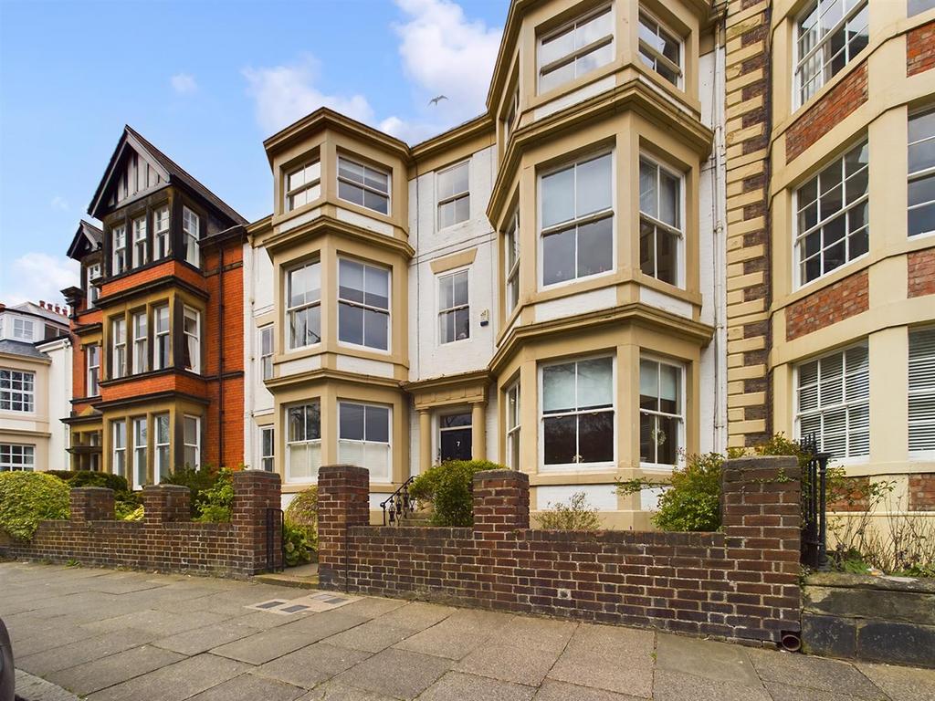 Front Street, Tynemouth, North Shields 3 bed apartment for sale - £449,000