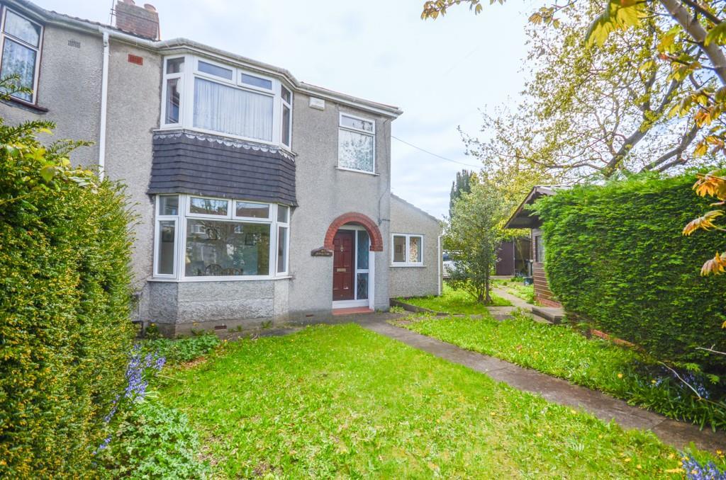 Elmleigh Close, Mangotsfield... 3 bed semi-detached house - £375,000