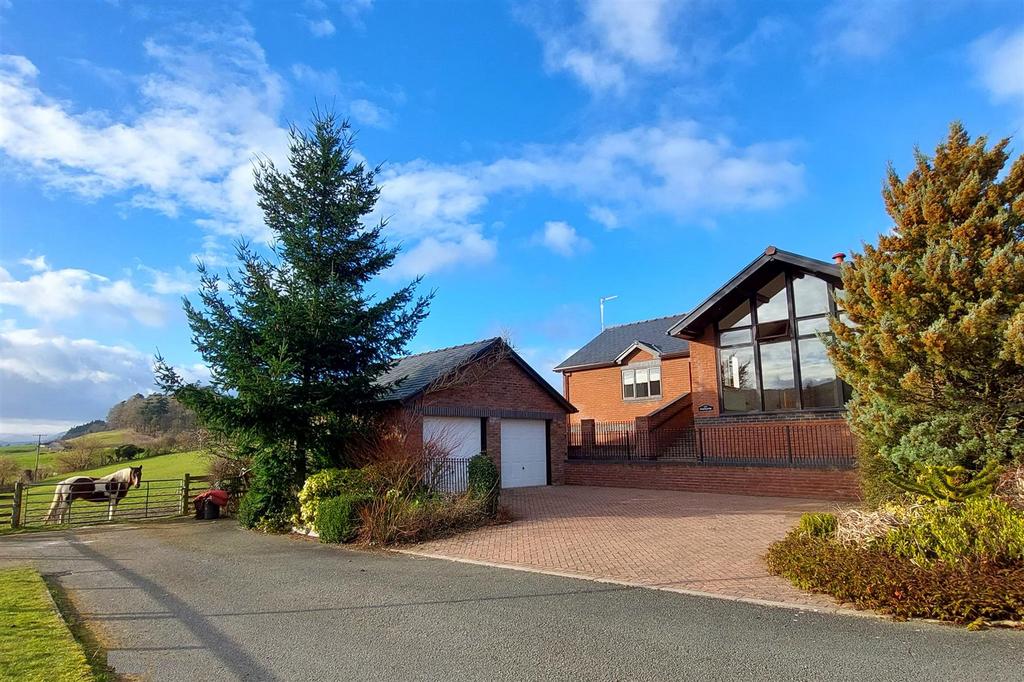 Gwel Yr Afon, Pen-Y-Bont, Oswestry 3 bed detached bungalow - £399,999